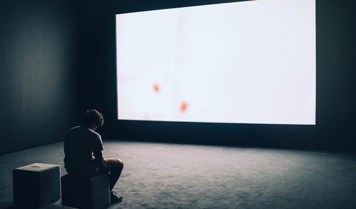 How to Connect Your Laptop to an RCA Projector - DeviceMAG